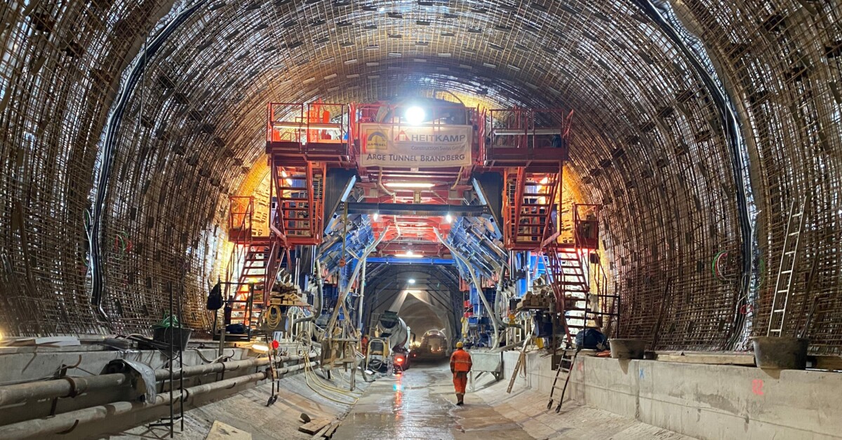 ARGE übergibt Brandbergtunnel ans Regierungspräsidium Freiburg - 2023 - News - Baresel Tunnelbau ...